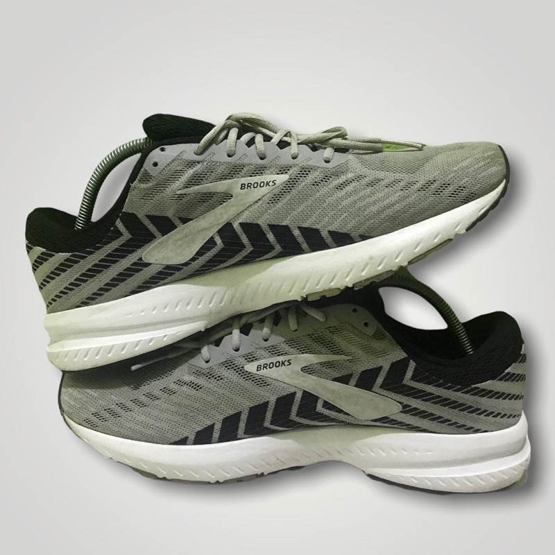 Jual SEPATU BROOKS (SECOND) | Shopee Indonesia