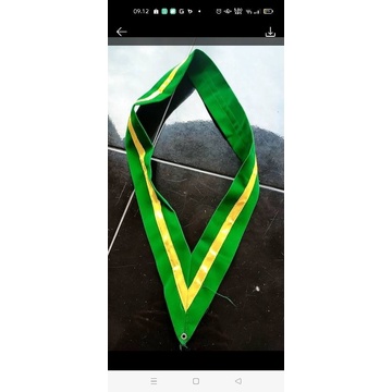 Jual paket lengkap wisuda custom bludru hijau list atau salur kuning ...