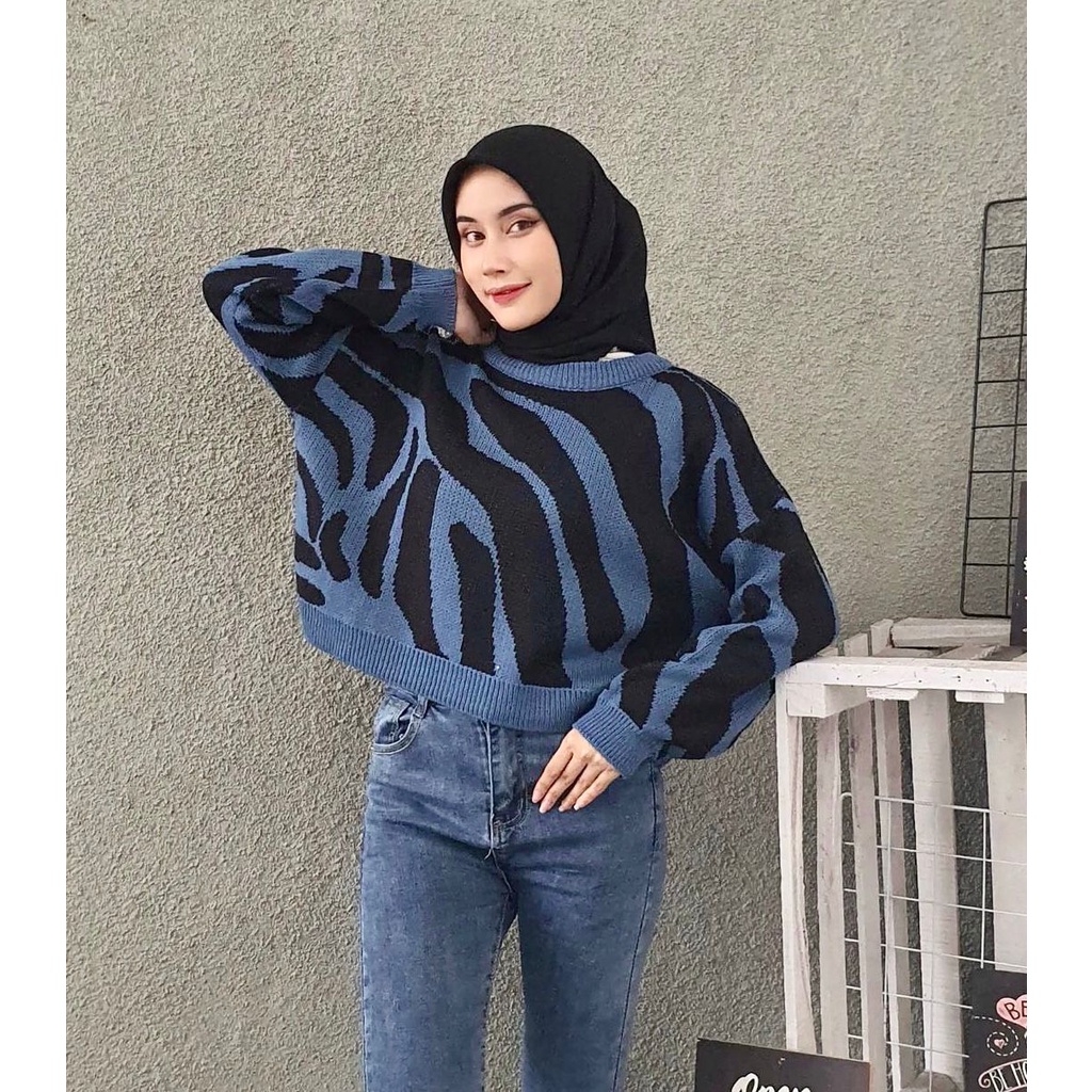 Jual Crewneck crop zebra sweater rajut | Shopee Indonesia
