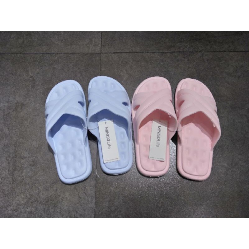 Jual MINISO sendal viral slippers/sendal selop ready ukuran cewek cowok ...