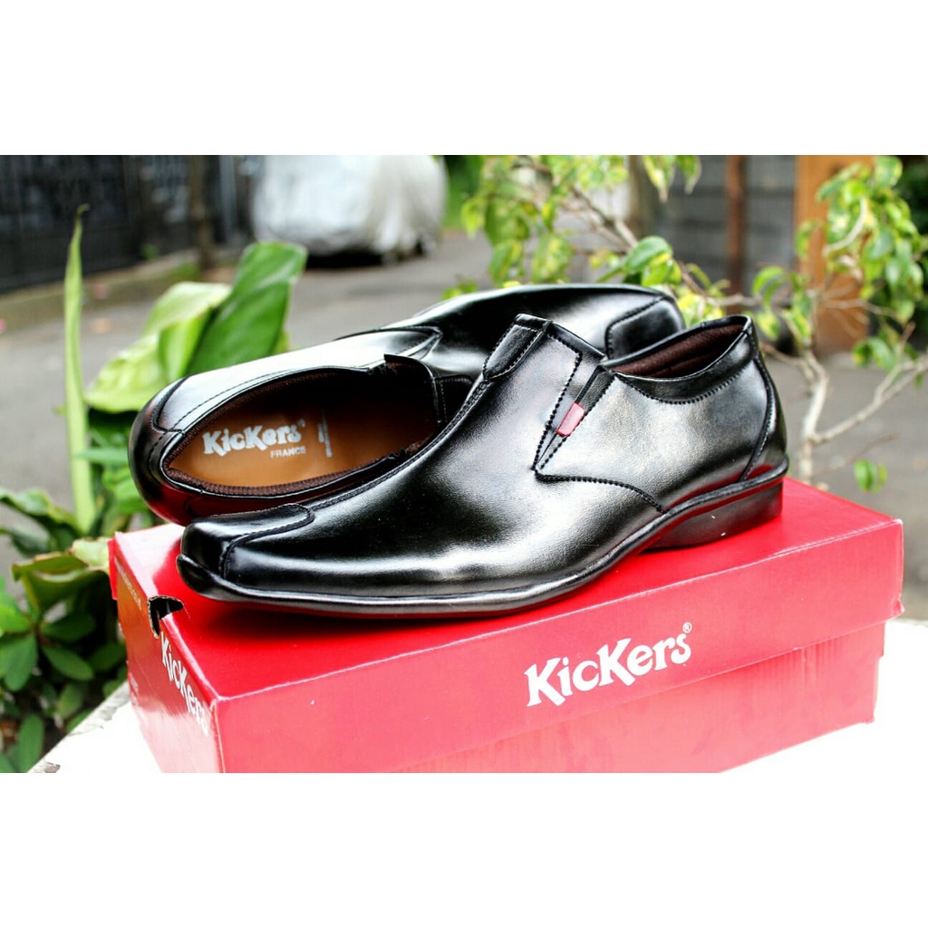 Jual Sepatu Pantofel Pria Formal Kickers Semi Kulit Kualitas Terbaik ...