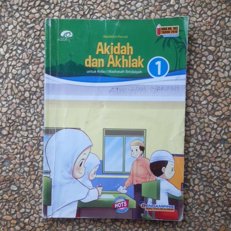 Jual buku Akidah Dan Akhlak Mi kelas 1.4 revisi Kurikulum 13.Aqila | Shopee Indonesia