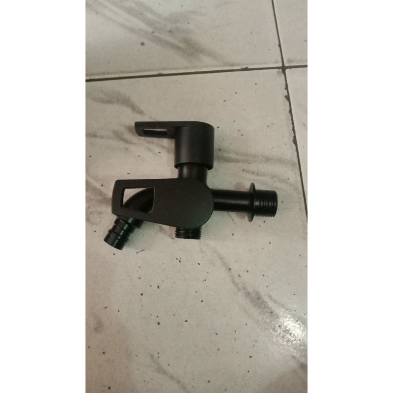 Jual Kran cabang shower hitam dingin / Kran cabang hitam cold only ...