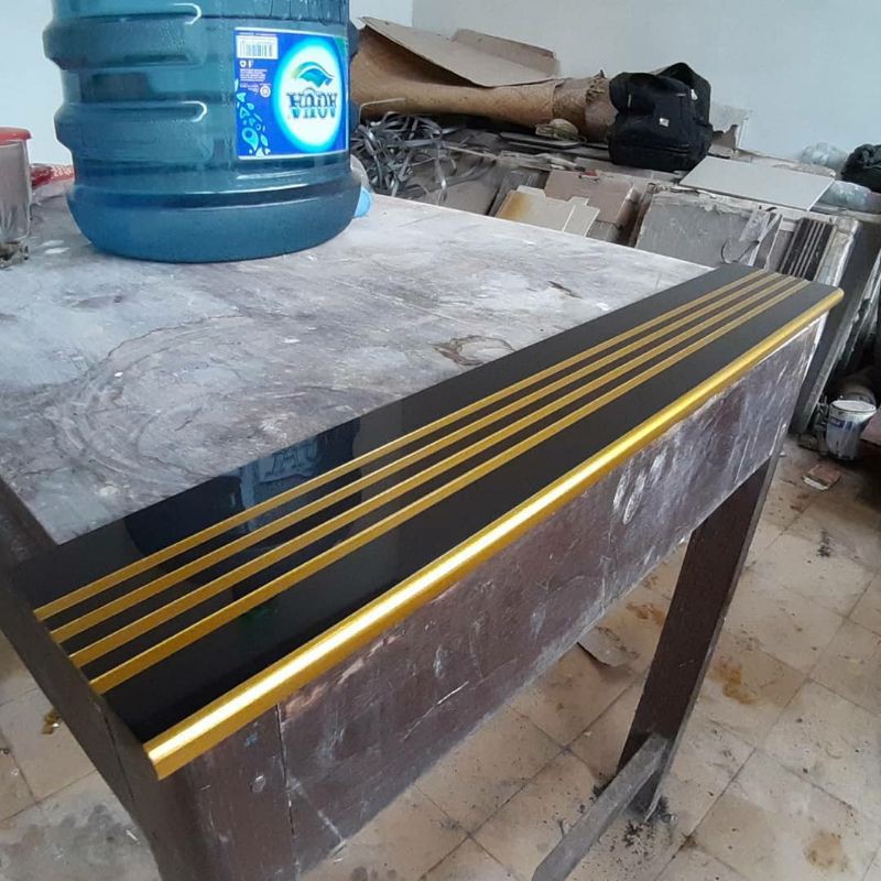 Jual Stepnosing List Granit Hitam Gold Pinggul Cat 10x60 | Shopee Indonesia