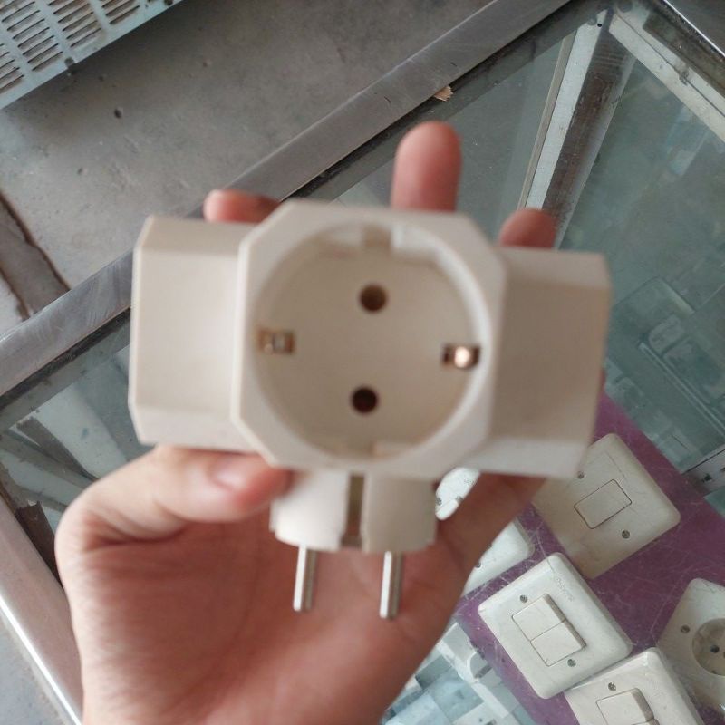 Jual colokan T tiga lubang merk broco | Shopee Indonesia