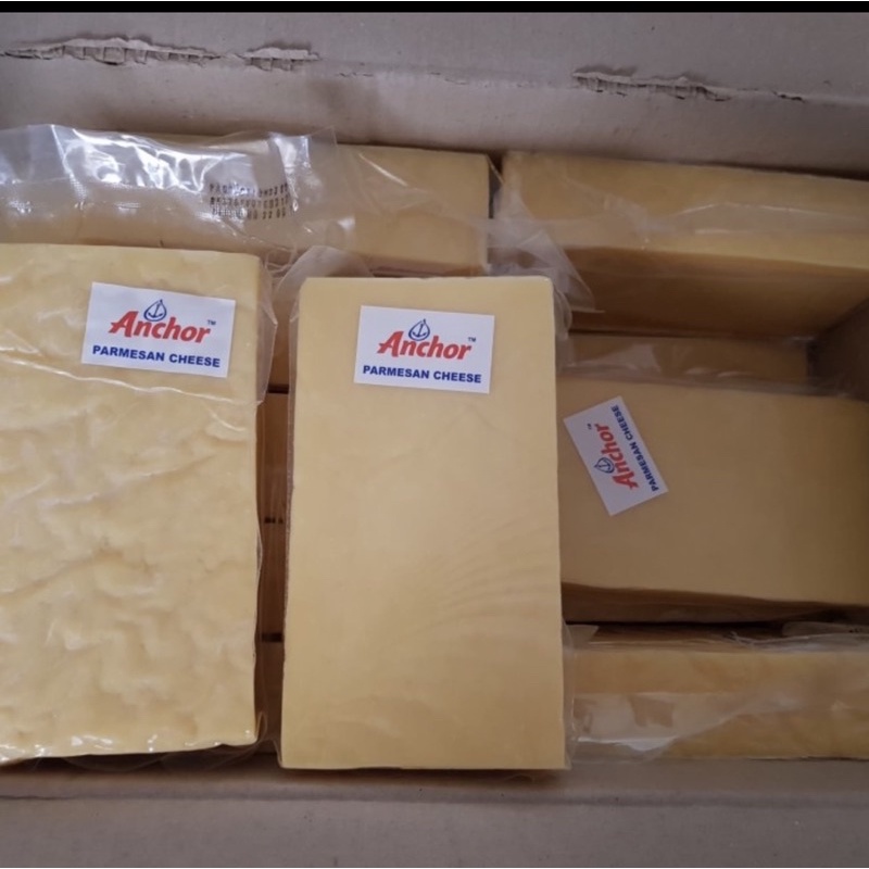 Jual anchor parmesan blok 800 gram/anchor parmesan 800gram | Shopee ...