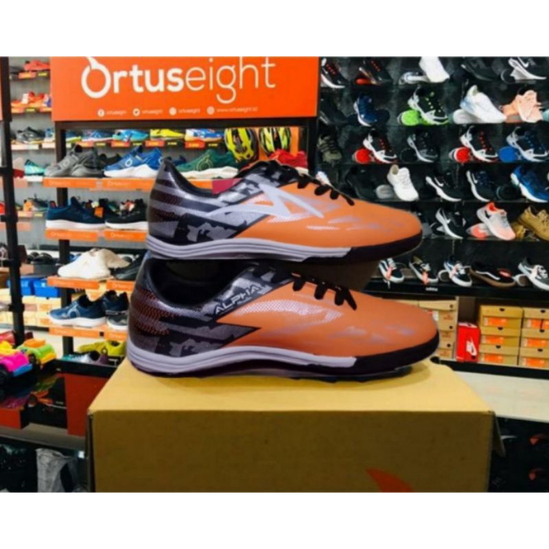 Jual sepatu futsal SPECS baru alpahamerah,biru,Oren,hitam,putih ...