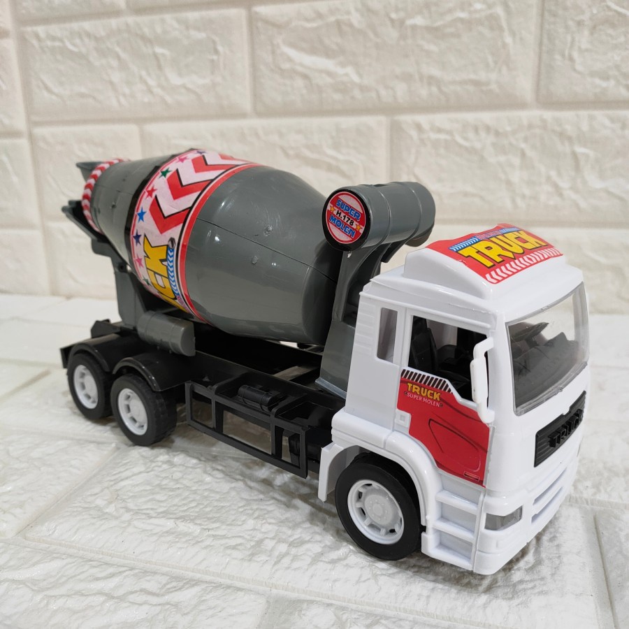 Jual Mainan Truk Molen Truck Molen Pasir Dengan 6 Roda Bisa Jalan Lucu ...