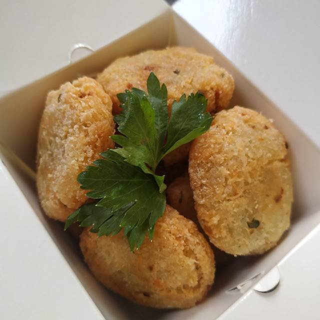 Jual COMRO ONCOM ISI 10 || Frozen Food Bandung Olahan Singkong | Shopee ...