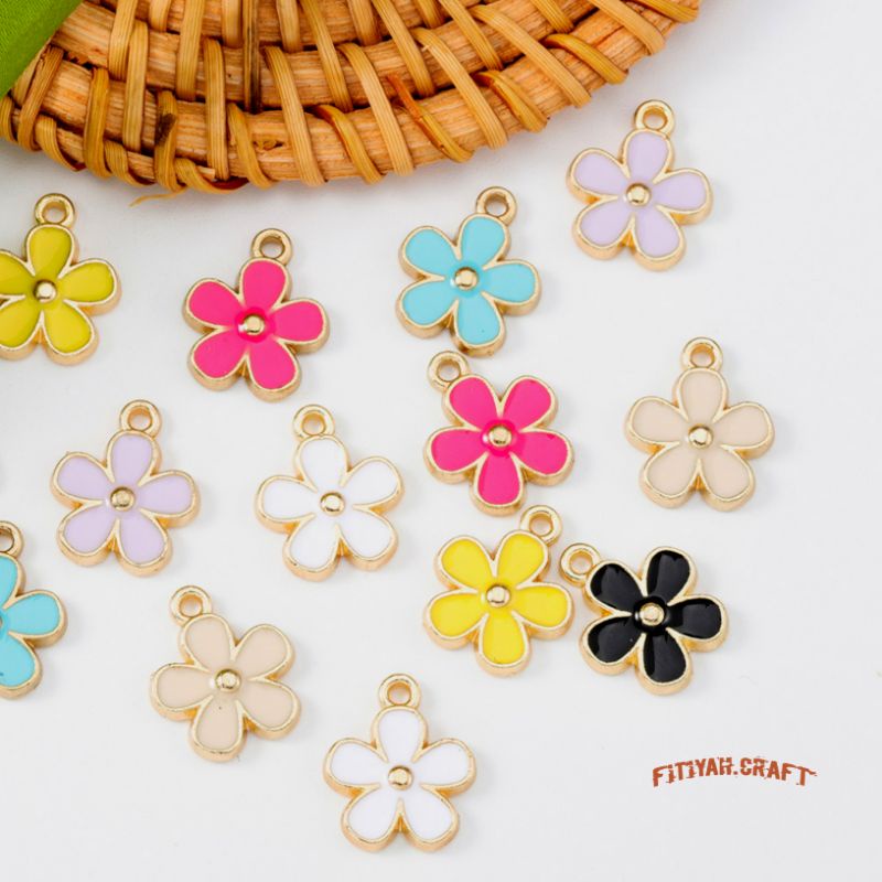 Jual Charm Bentuk Bunga Lima Kelopak | Shopee Indonesia