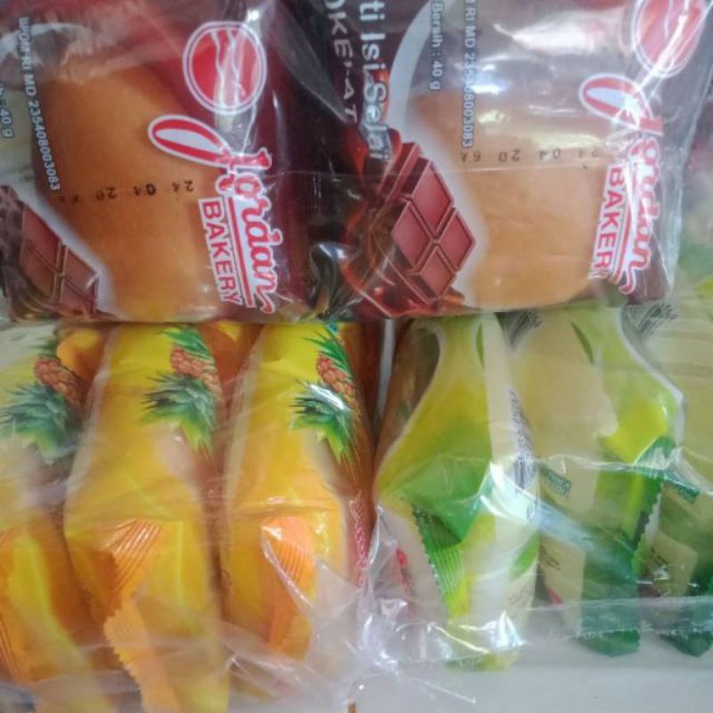 Jual Roti Isi Aneka Rasa Nanas Coklat Jordan Bakery / Roti isi Jordan ...