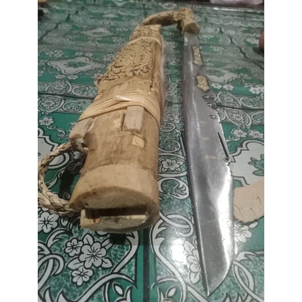 Jual Mandau Beraneka Ragam Motif Golok Parang Senjata Dayak Pusaka Khas ...