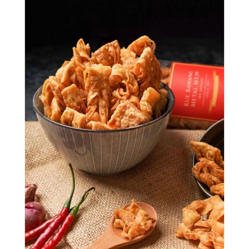 Jual kue bawang m339 AKHAN 250gr kue bawang AKHAN bawang metal kerupuk ...