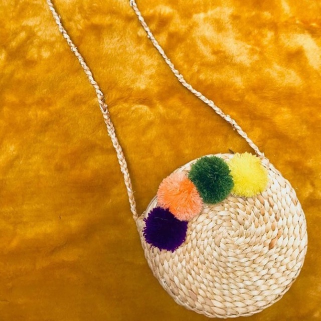 Jual Tas eceng pom pom bulat tali pnjng | Shopee Indonesia