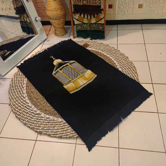 Jual Sajadah Hitam Premium Exclusive Sejadah Pintu Kabah | Shopee Indonesia
