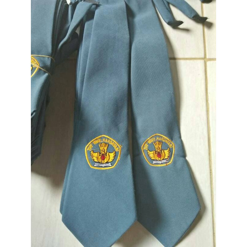 Jual Dasi Seragam SMA - Dasi Sekolah Abu | Shopee Indonesia