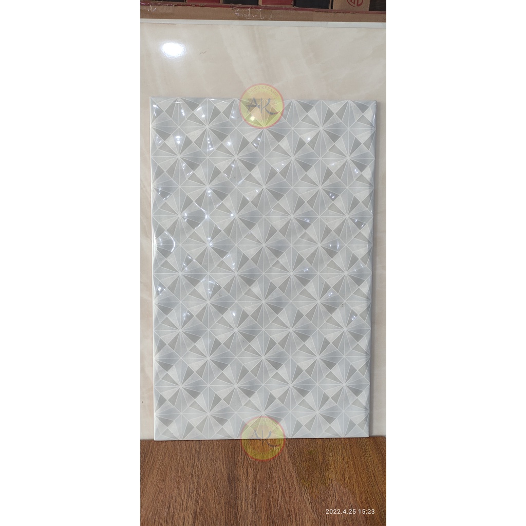 Jual Keramik Dinding Motif 3D Timbul Gelombang Glossy 25x40 Illusion Grey | Shopee Indonesia