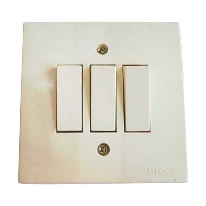 Jual Broco Saklar Triple 3G New Gee 6613 Cream Switch 3 Gang Standard ...