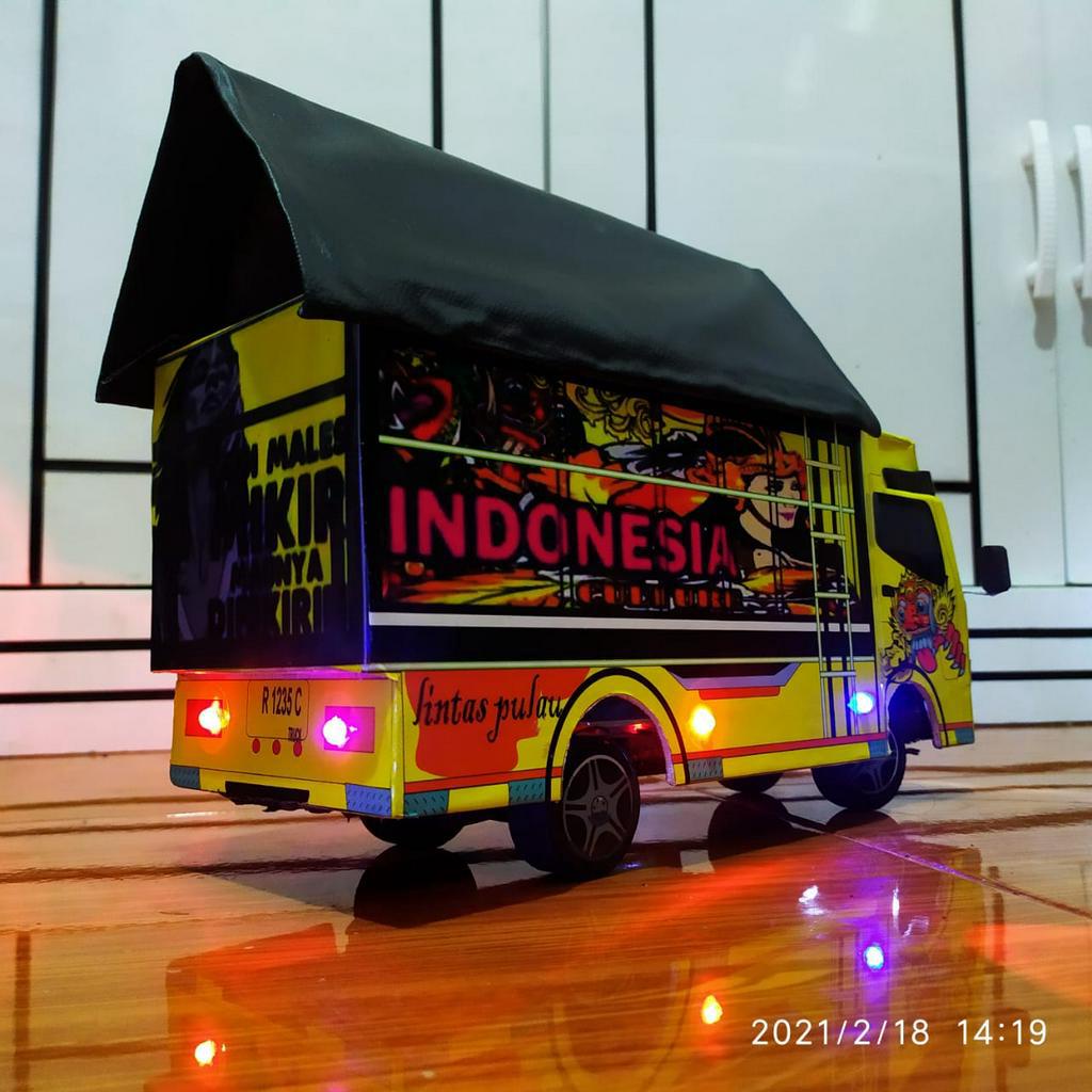 Jual MINIATUR TRUK TREK OLENG KAYU - CENTER v2 + Lampu & terpal ...