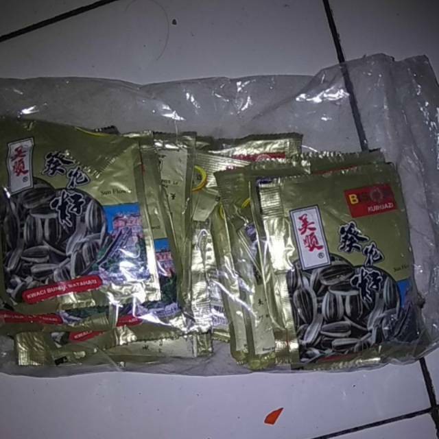 Jual kwaci bison bunga matahari 20sachet KUACI | Shopee Indonesia