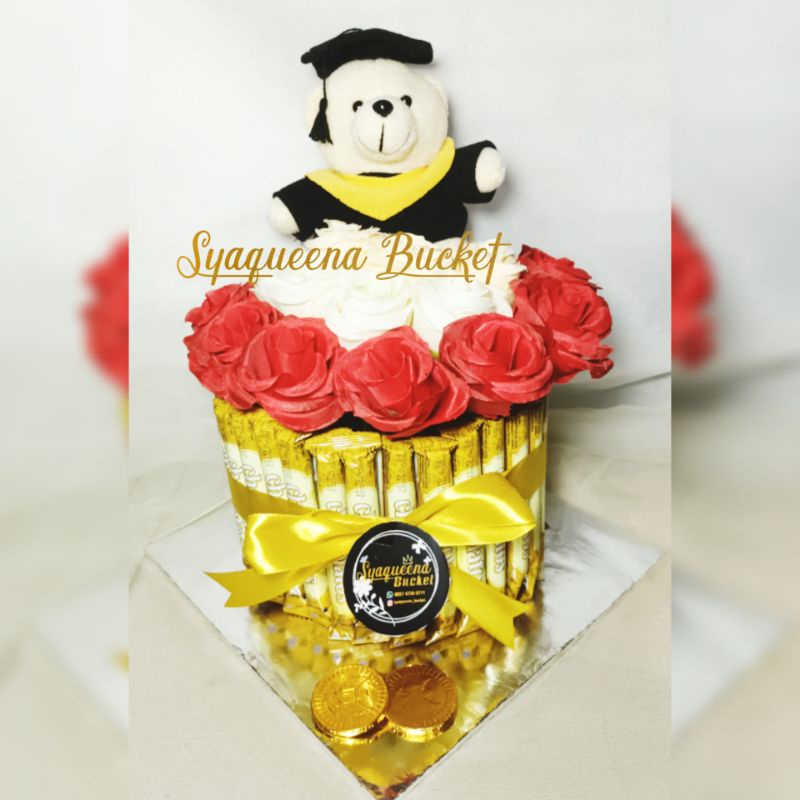 Jual Snack tart wisuda dan bunga mawar artificial. Snack tart elegan ...