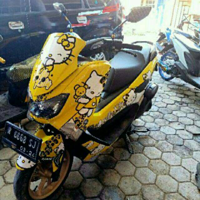 Jual Decal nmax hello kitty kuning free sticker visor fullbody | Shopee ...