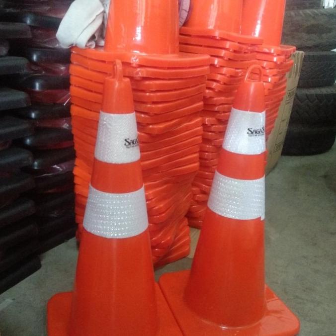 Jual Traffic cone / Kerucut Lalu lintas / Pembatas jalan Alas Orange SAGAS | Shopee Indonesia