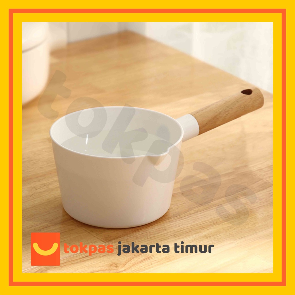 Jual Gayung Mandi Putih Minimalis Gagang Kayu Aesthetic / Dipper With ...