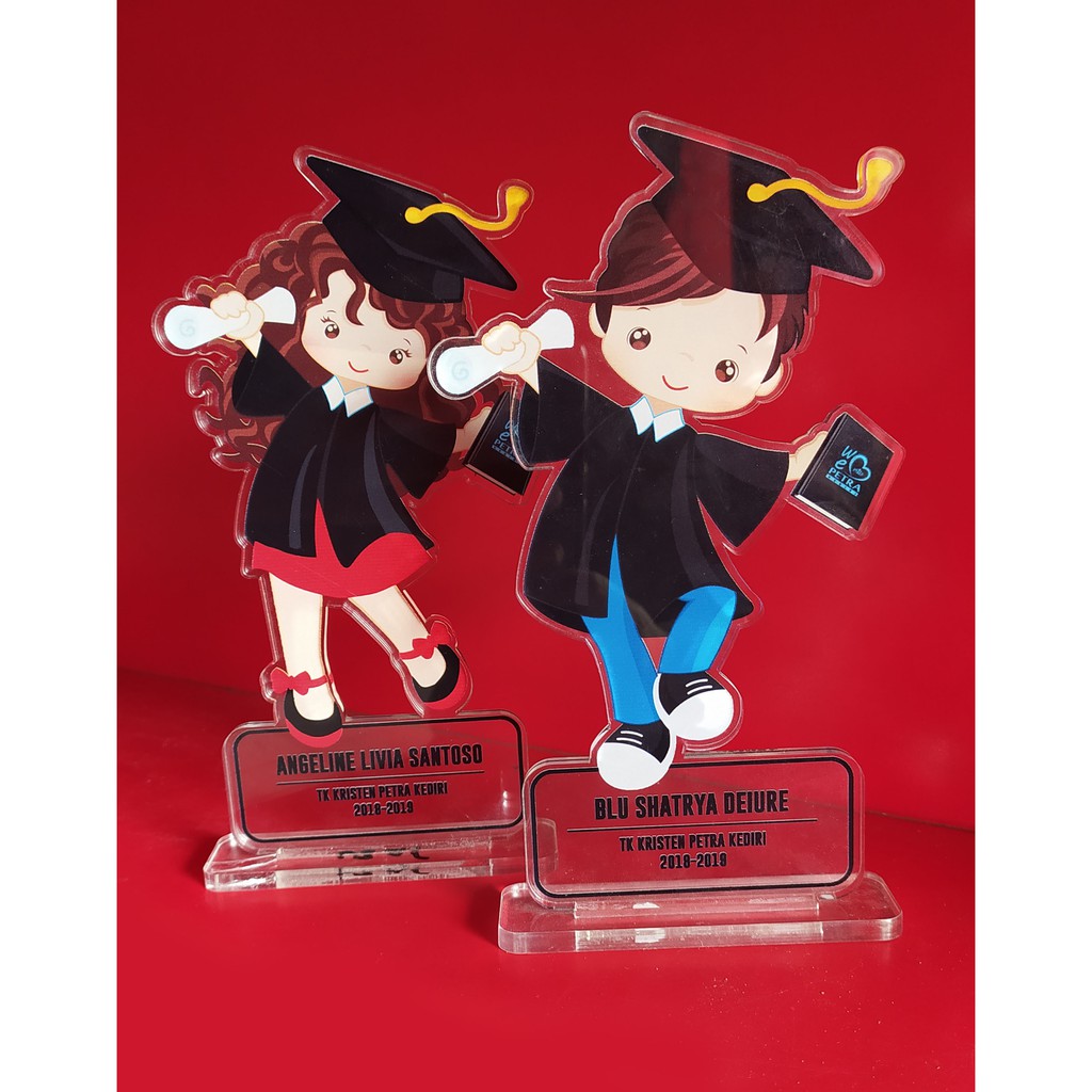Jual Plakat/Vendel Akrilik Wisuda Gambar Kartun Full Body | Shopee ...