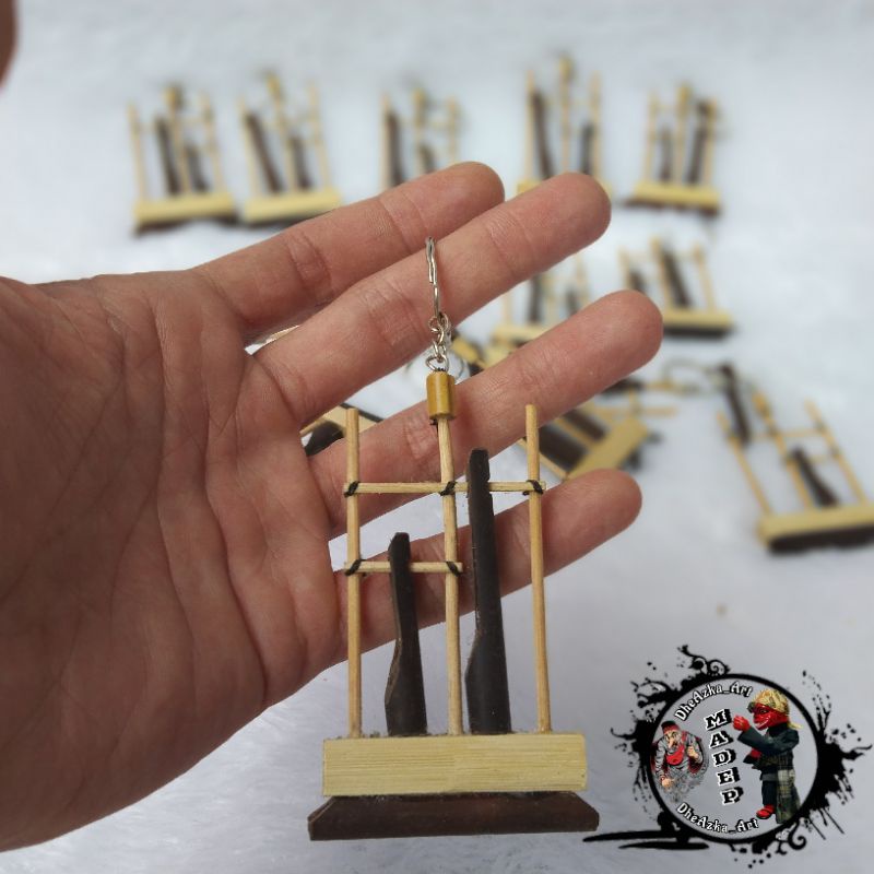 Jual gantungan kunci miniatur suling/angklung harga kodian (isi 20pcs ...