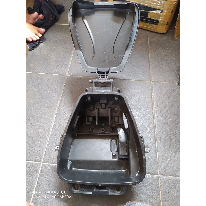Jual Bagasi Jok / box luggage kyt honda Scoopy karbu original | Shopee ...