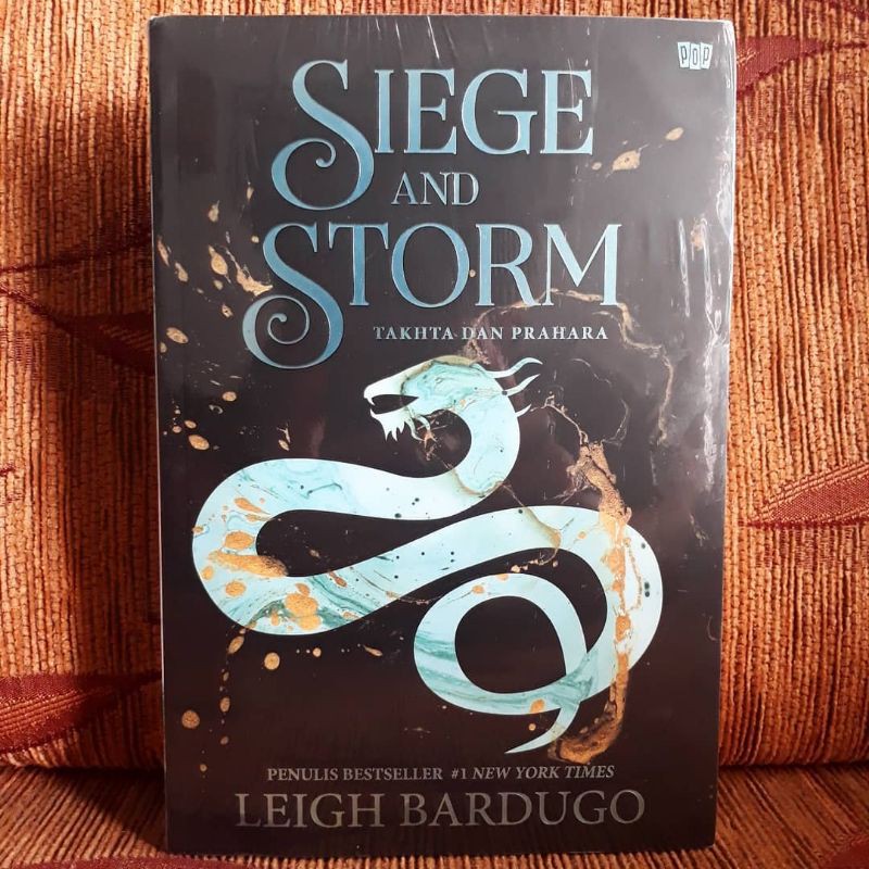 Jual Siege And Storm - Leigh Bardugo | Shopee Indonesia