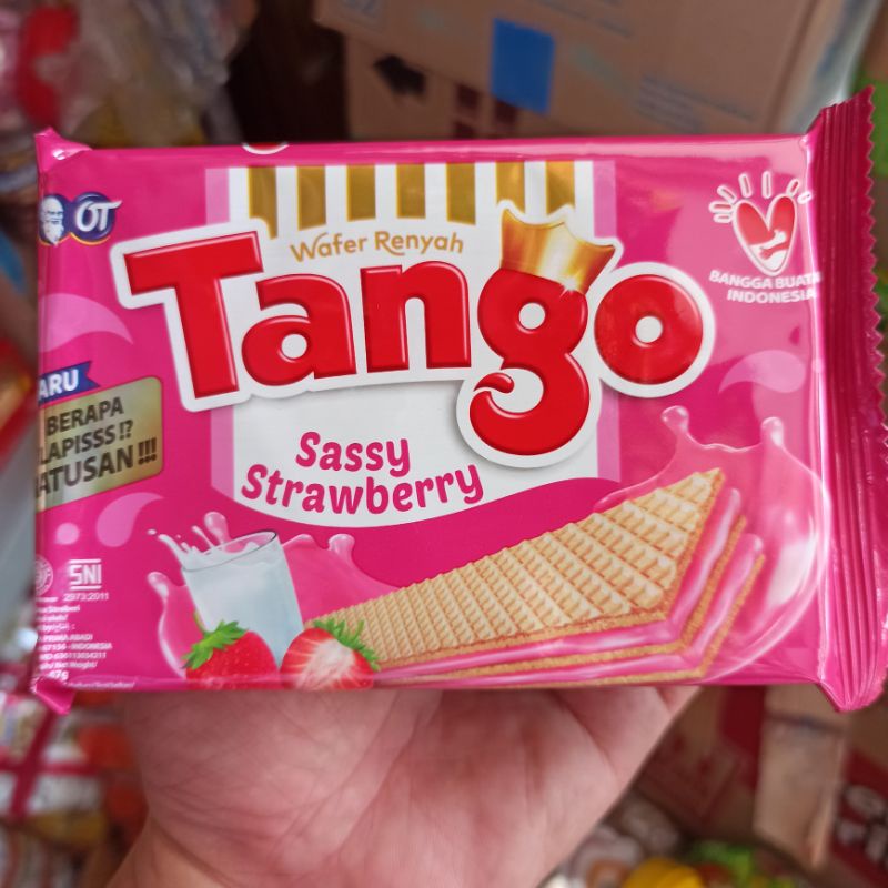 Jual Wafer Tango Rasa Stoberi Strawberry Besar 47g | Shopee Indonesia
