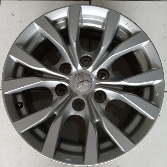 Jual Velg-pelek Mobil bekas oem Mitsubishi Pajero sport Aceed Ring ...