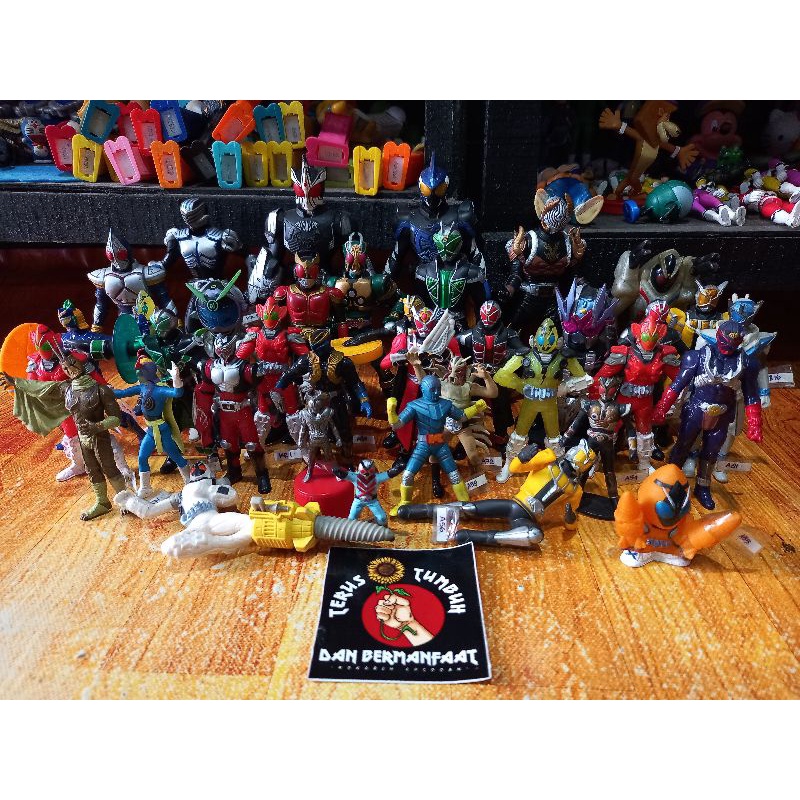 Jual figure kamen rider leagle wizard fourze ichigo kuuga bee woman ...