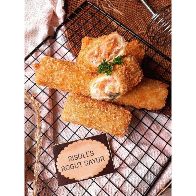 Jual Risol rougut sayuran/ risol mayo smoked beef/ risol mozarela ...