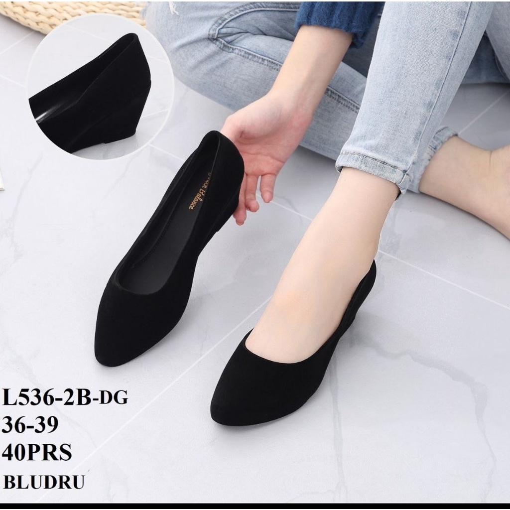 Jual LUBELY DM44 SEPATU WEDGES HITAM BELUDRU JELLY CEWEK | Shopee Indonesia