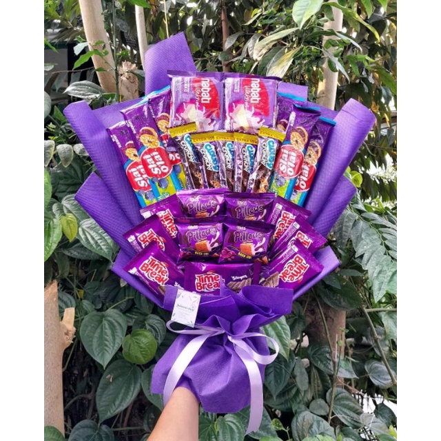 Jual BUKET SERBA UNGU BESAR SPESIAL CANTIK HADIAH | Shopee Indonesia