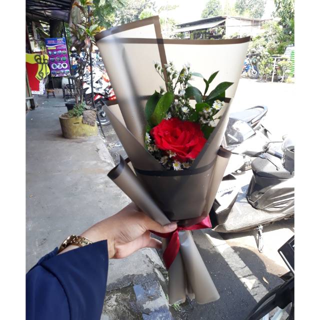 Jual (kode 45) Hand buket mawar segar/ buket mini/ buket bunga segar ...