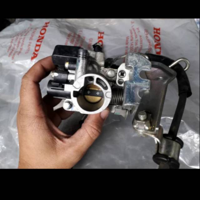 Jual Thorttle body injeksi honda vario 125 led original injeksi karburator. pnp vario 125 old ...