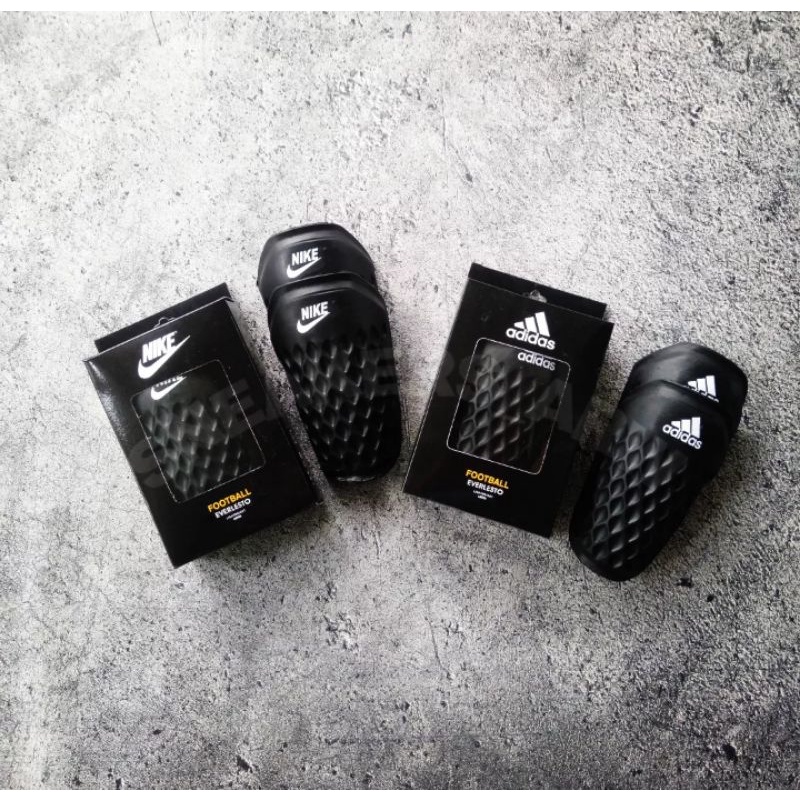 Jual SKIN DEKER SEPAKBOLA / SKIN DEKER FUTSAL HITAM DEWASA (Bahan spon ...