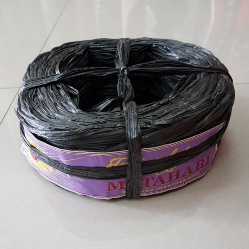 Jual Tali Plastik Rafiah Rafia Hitam Polytape 200gr Cap Matahari | per ...