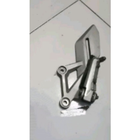 Jual dudukn set pijakan foot step kiri 2nd ori new cb150r led k56 ...