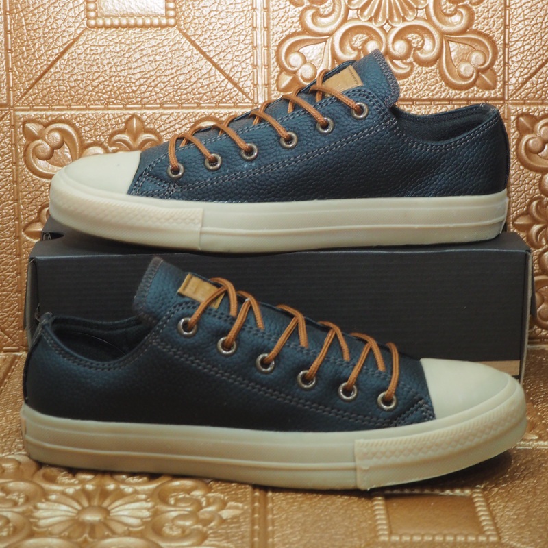 Jual SEPATU PRIA CONVERSE ALL STAR KULIT MOTIF KULIT JERUK COKLAT MUDA ...