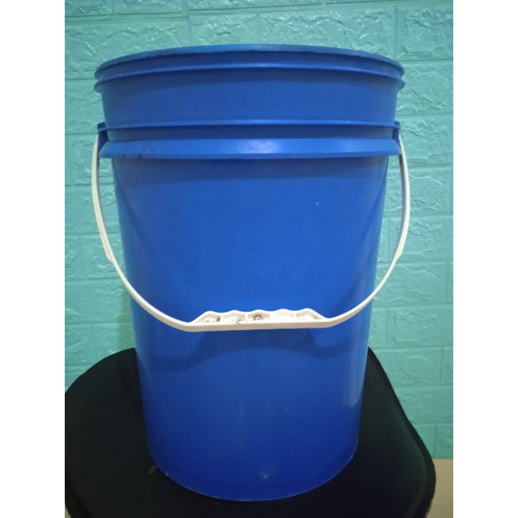 Jual Ember Biru Bekas 25kg Komplit tutup | Shopee Indonesia