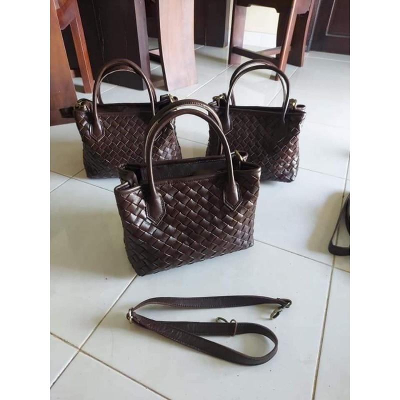 Jual tas kulit WB anyam medium | Shopee Indonesia