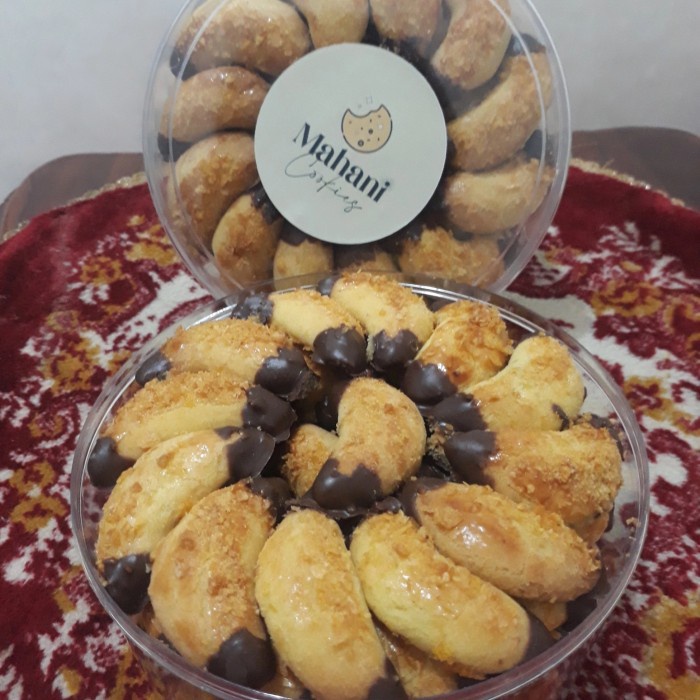 Jual Coklat Lebaran - Kue Lebaran Kuku Macan Isi Blueberry Ditaburi ...