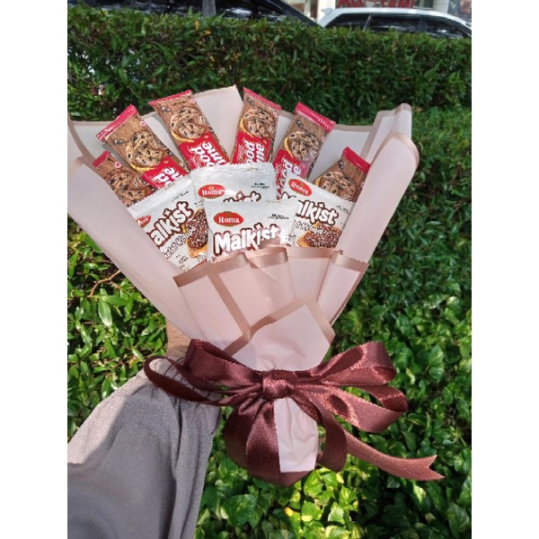 Jual bucket snack wisuda/graduation gift (free kartu ucapan) | Shopee ...