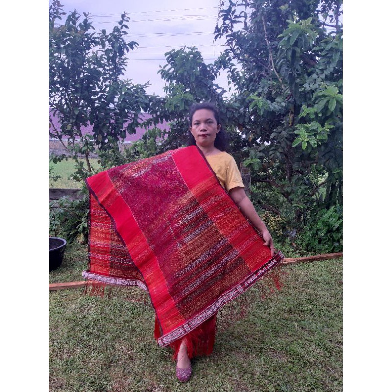 Jual Ulos Hela Ragihotang Na Rara Uli Situtu Tenunan Pintu Batu Silaen ...