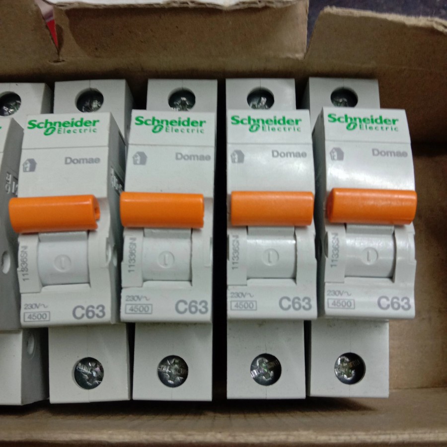 Jual MCB DOMAE 1P 63A 4,5ka schneider electric tipe lama | Shopee Indonesia